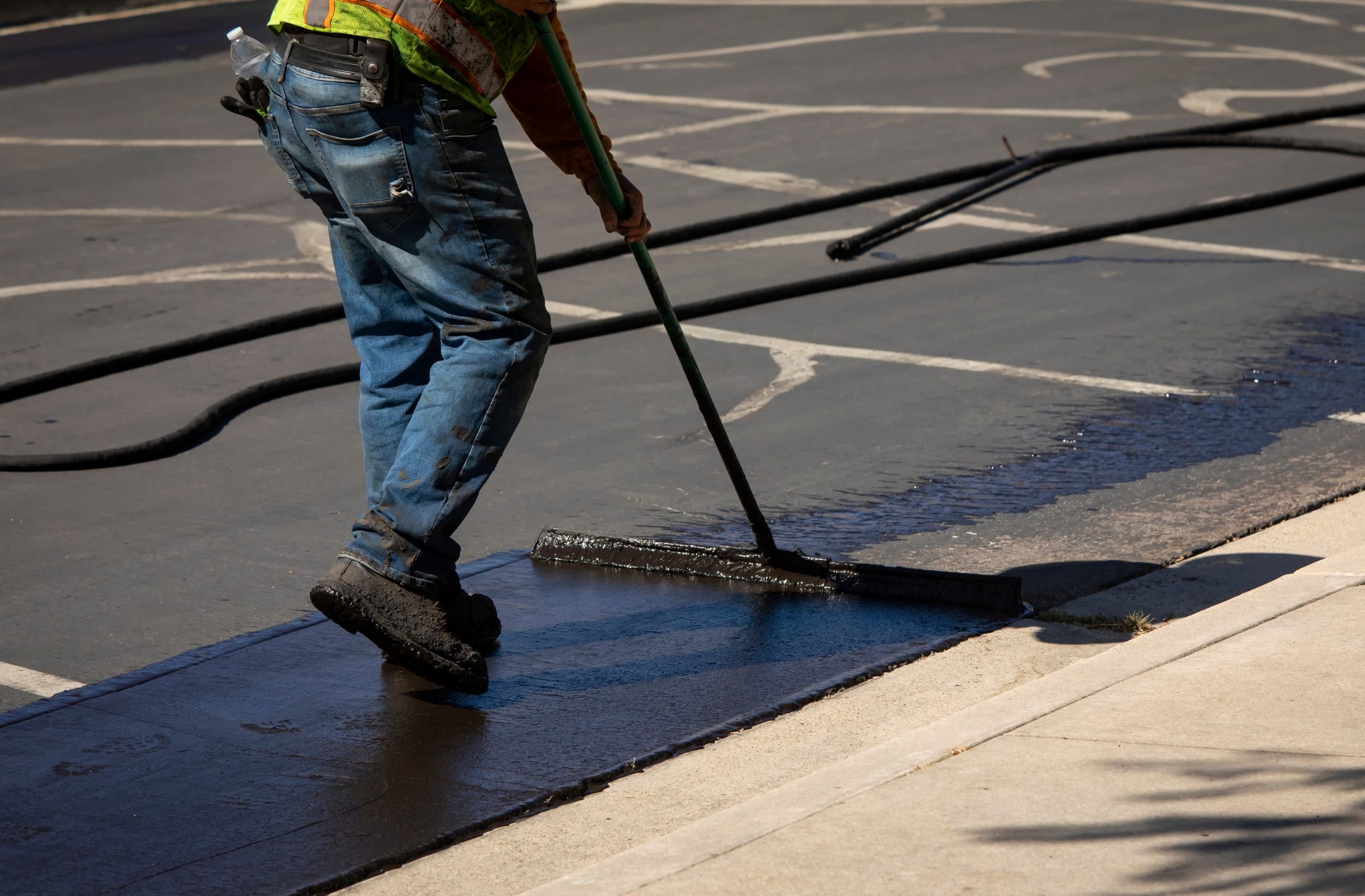 Asphalt Seal Coating Tennessee | American Paving TN